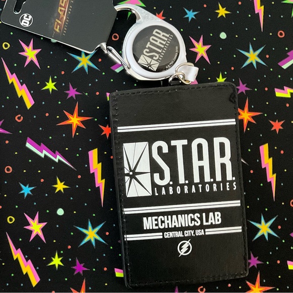 DC | Accessories | Retractable Dc Flash Id Badge Holder | Poshmark